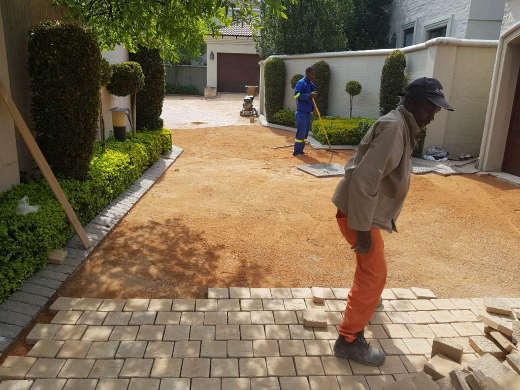 BAS Projects | Contracting | Plant Hire | Call: 082 718 3415