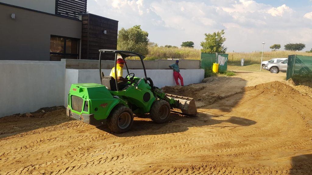 BAS Projects | Contracting | Plant Hire | Call: 082 718 3415