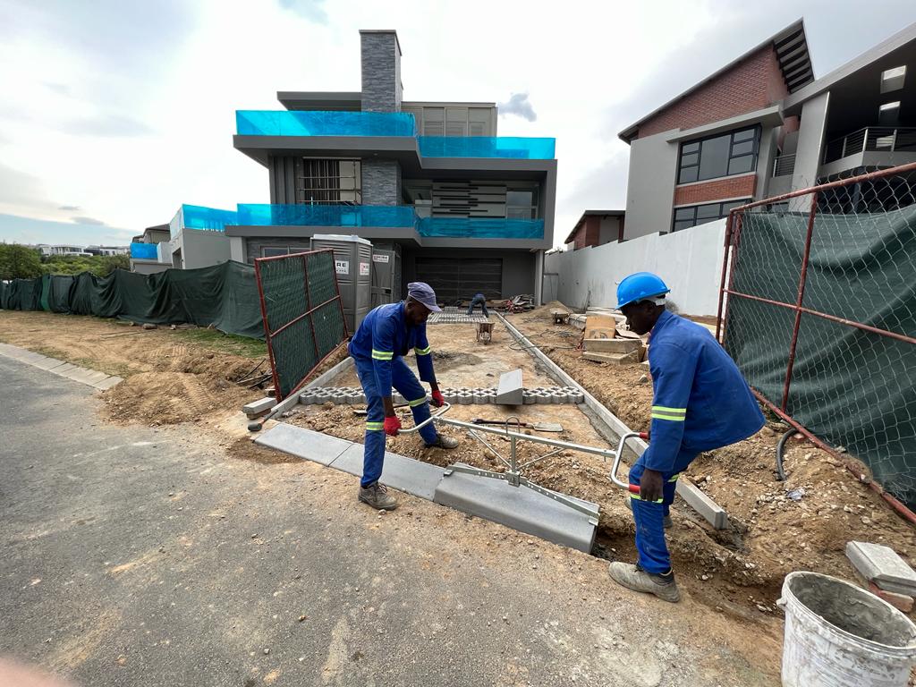 BAS Projects | Contracting | Plant Hire | Call: 082 718 3415